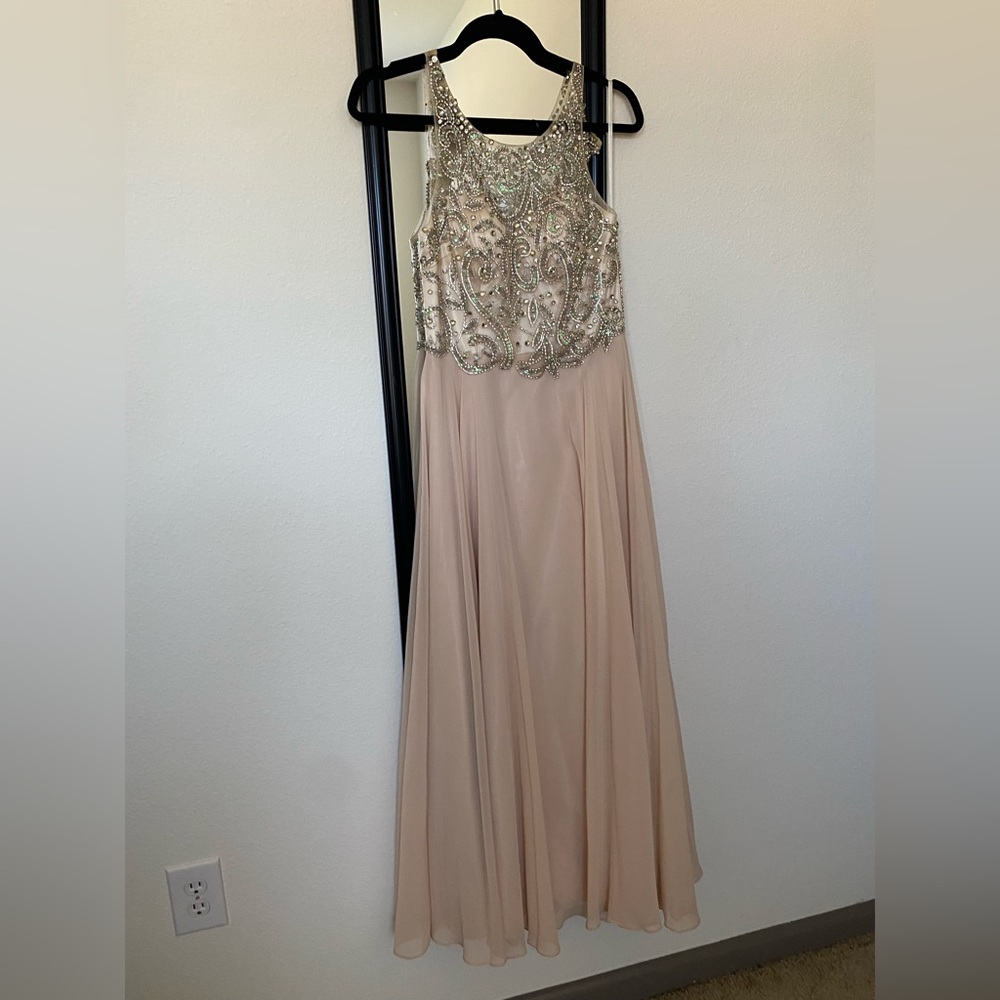 Dancing Queen Cream Formal/Prom/Pageant Dress. Size 0… - Gem